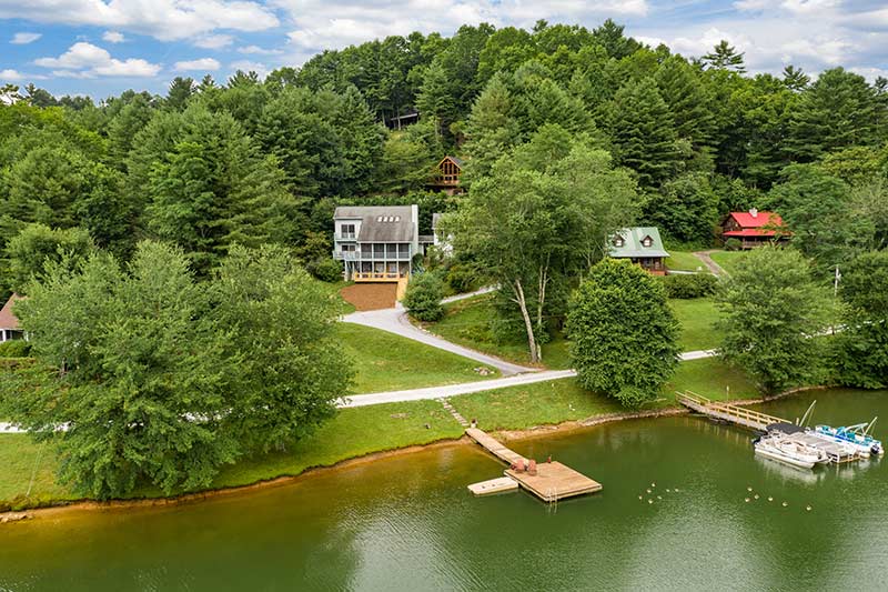 About Us | Landmark Vacation Rentals